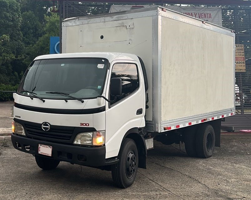 HINO 300 – Autocentro 4x4